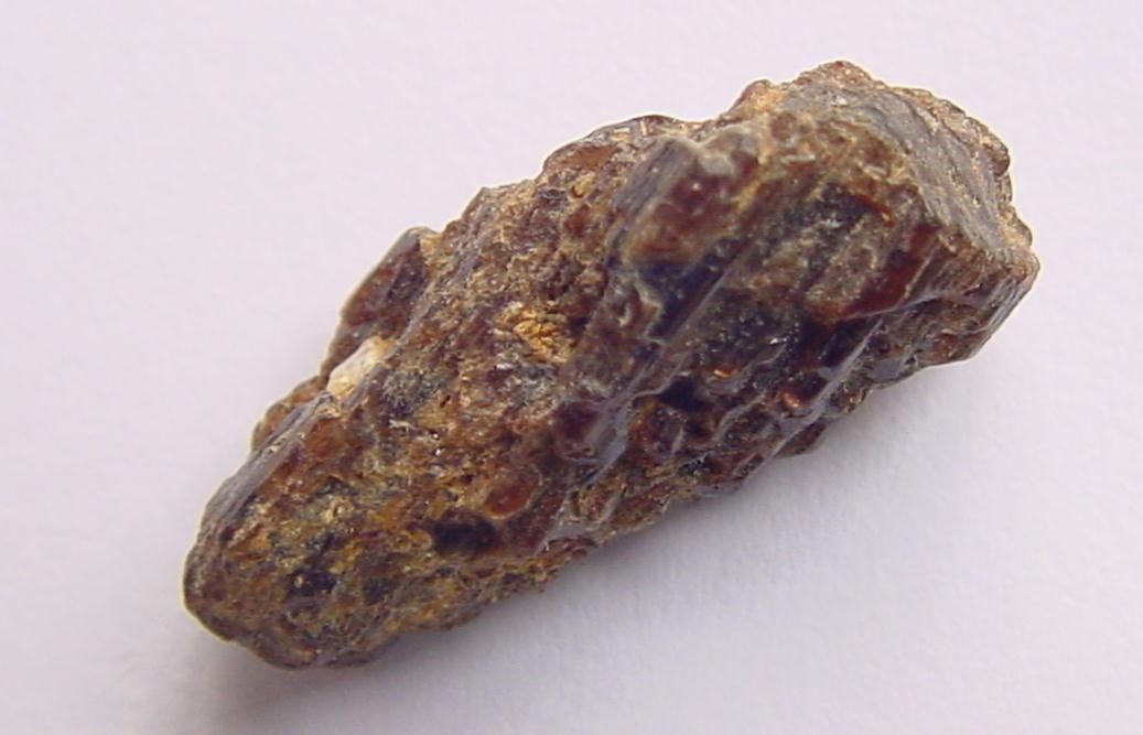Painiet (Painite) - Rock Identifier