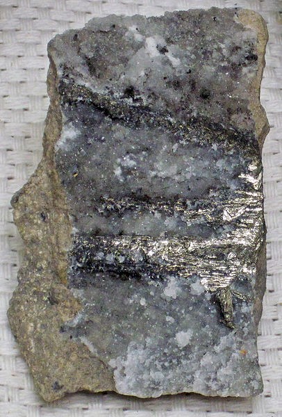 Sylvanite (Sylvanite) - Rock Identifier