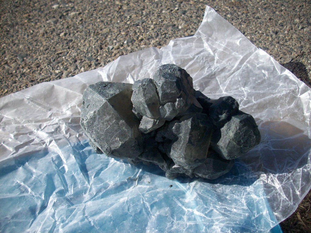 Hanksite (Hanksite) - Rock Identifier