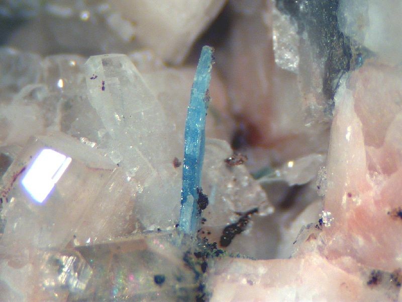 Bazzite (Bazzite) - Rock Identifier