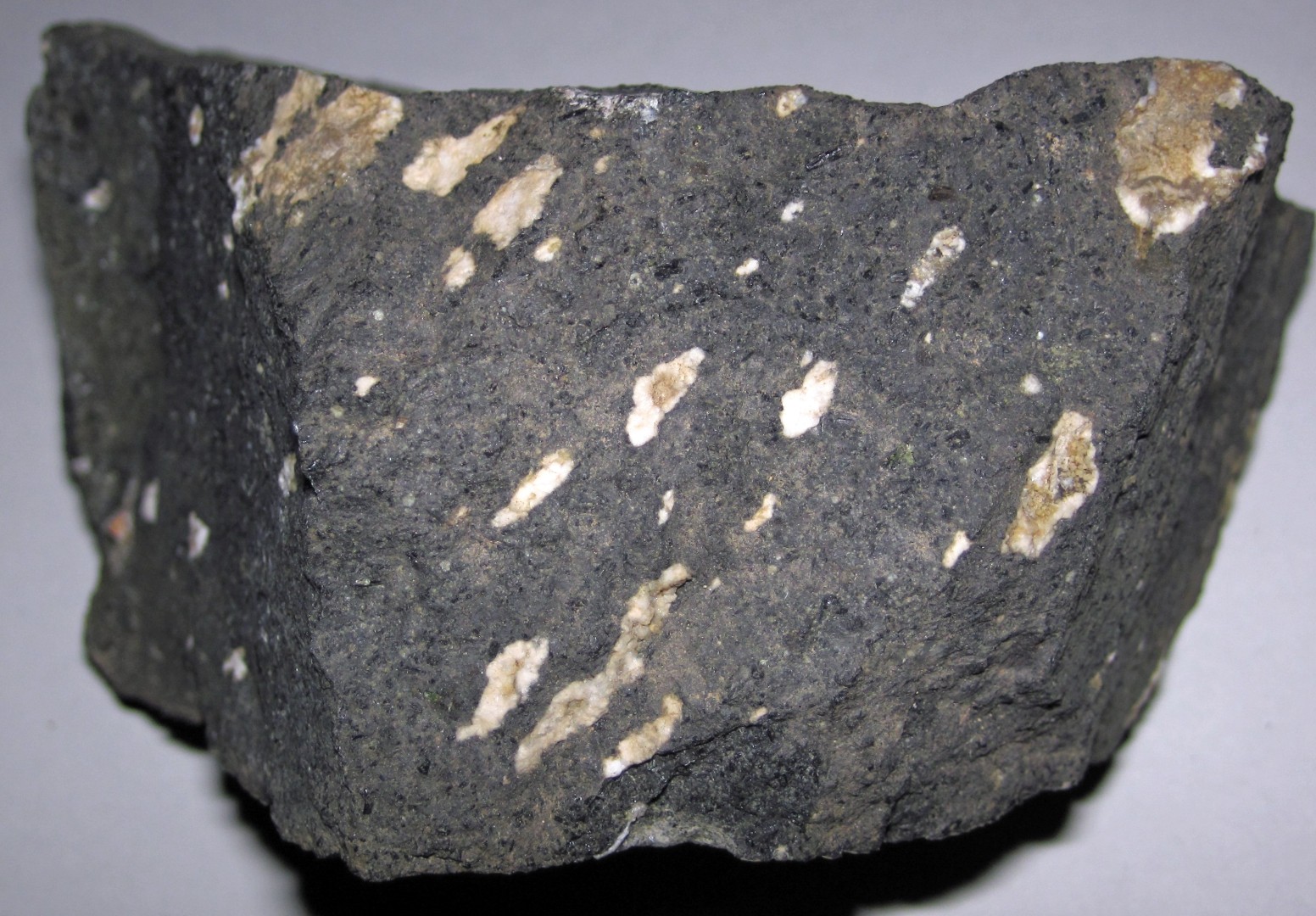 Fonolita (Phonolite) - Rock Identifier