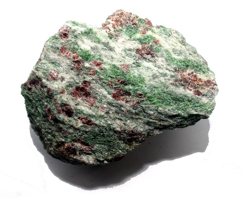 Eclogita (Eclogite) - Rock Identifier