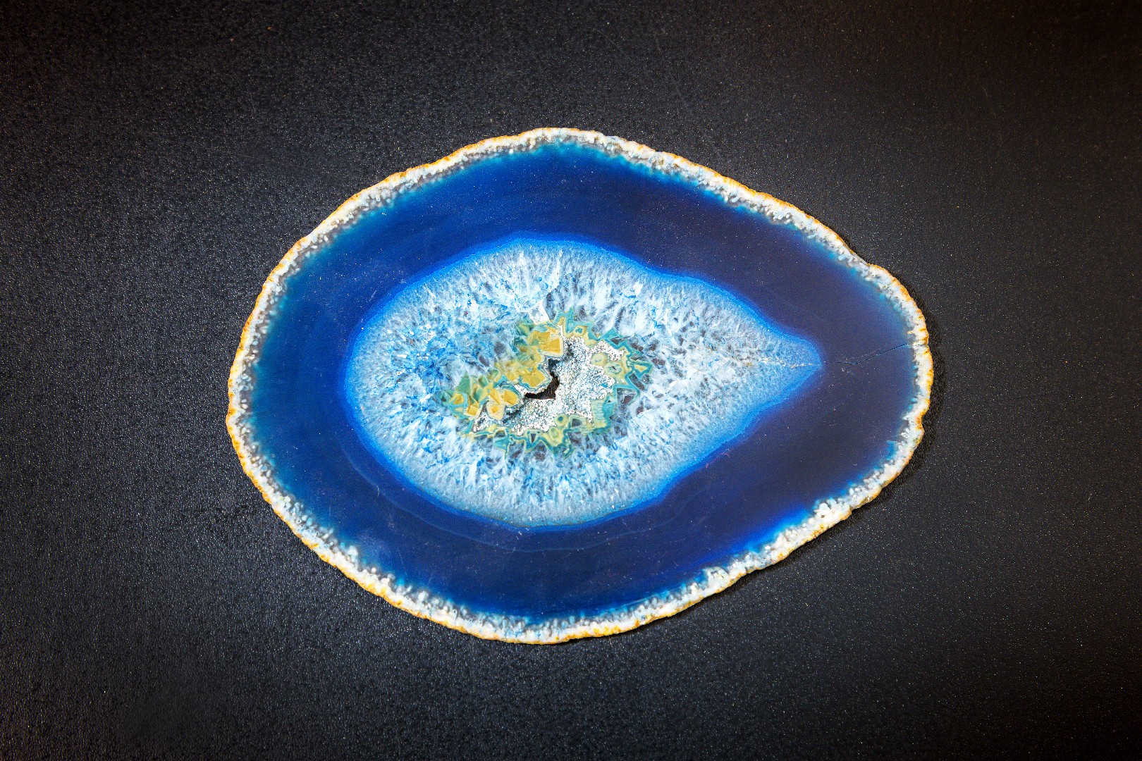 Ágata teñida ¿Cómo identificarlo? - Rock Identify