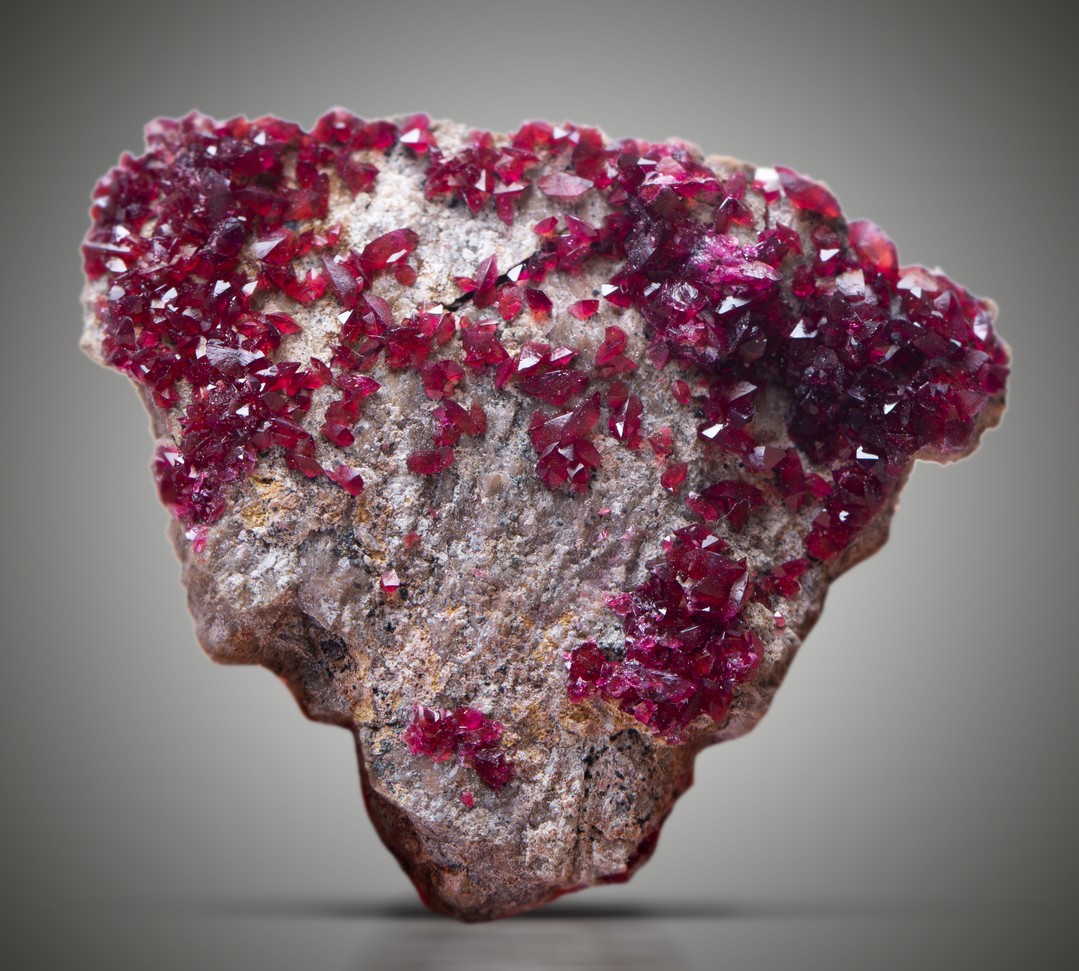 Roselita (Roselite) - Rock Identifier