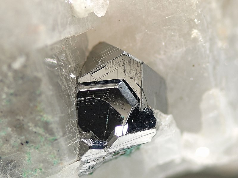 Carrolita (Carrollite) - Rock Identifier