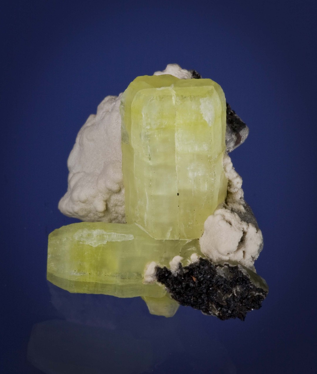 Etringita (Ettringite) - Rock Identifier