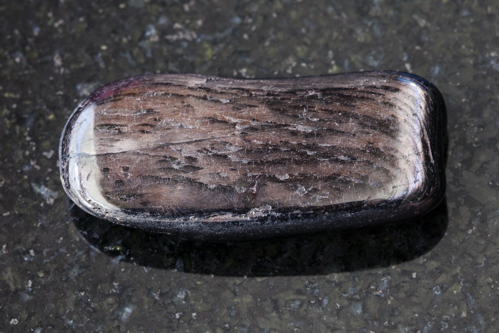 Hypersthene tumbled (Hypersthene tumbled) - Rock Identifier